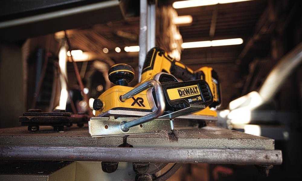 How To Sharpen Planer Blades Like A Pro